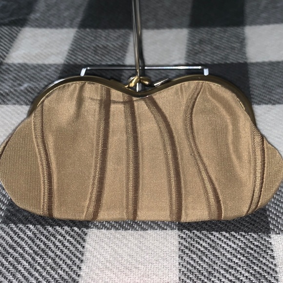 Emalee | Bags | Kiss Lock Emalee Pocket Purse | Poshmark